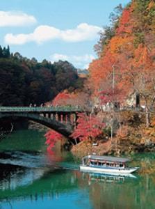 【紅葉・見ごろ】久米路峡（長野県）の観光イベント情報｜ゆこゆこ